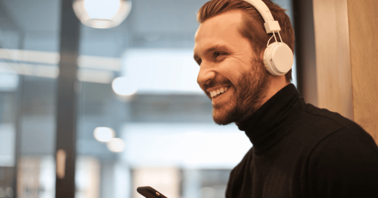 5 Effective Ways to Handle an Intrusive Neighbor